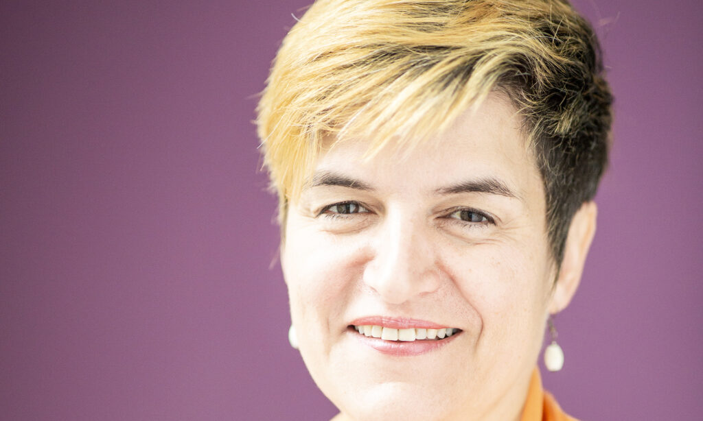 Photos and CV – Monika Mauch